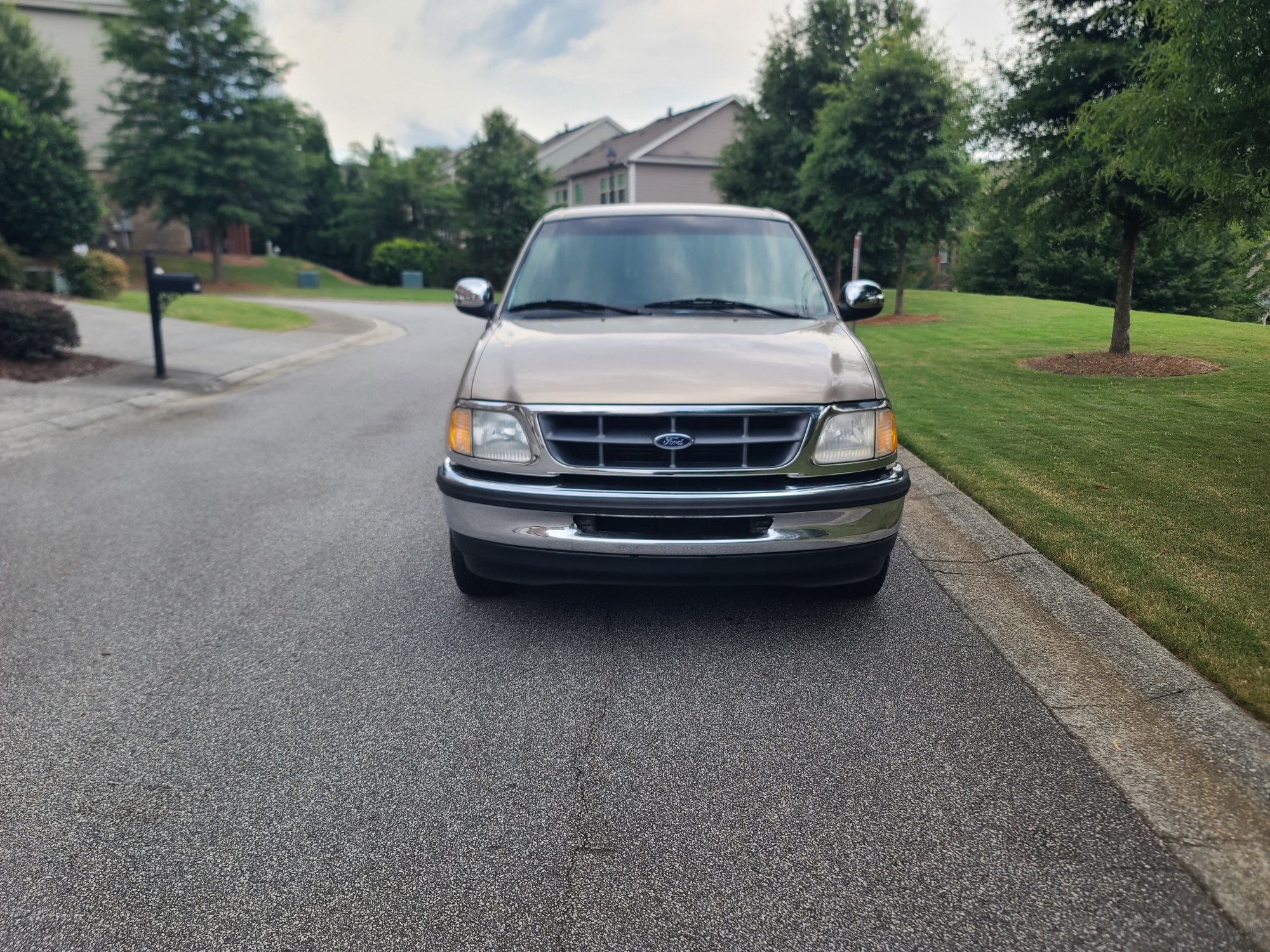 1997 FORD F-150 XLT 2WD